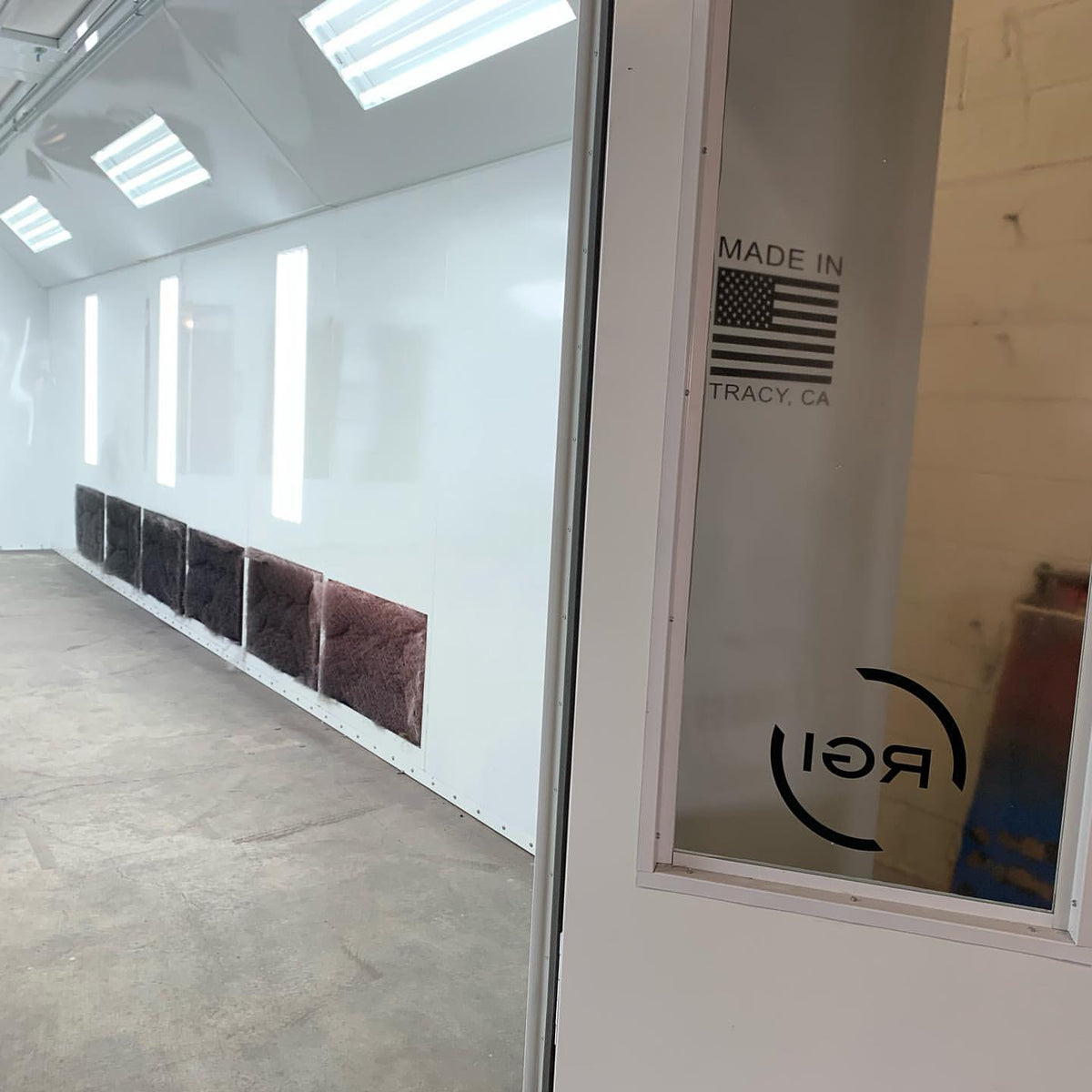 RGI "Delta 250" Side Down Draft Paint Booth - Top Gun Refinish Equip ...